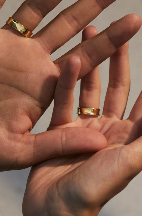 Купить кольца из золота и серебра в ювелирном магазине AVGVST