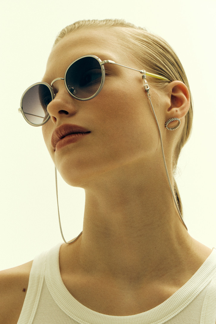 Купить солнцезащитные очки и оправы в ювелирном магазине AVGVST